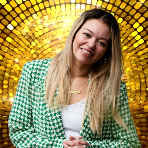 Stream episode Introduction to Hannah Lyttle by Museum of Me podcast ...