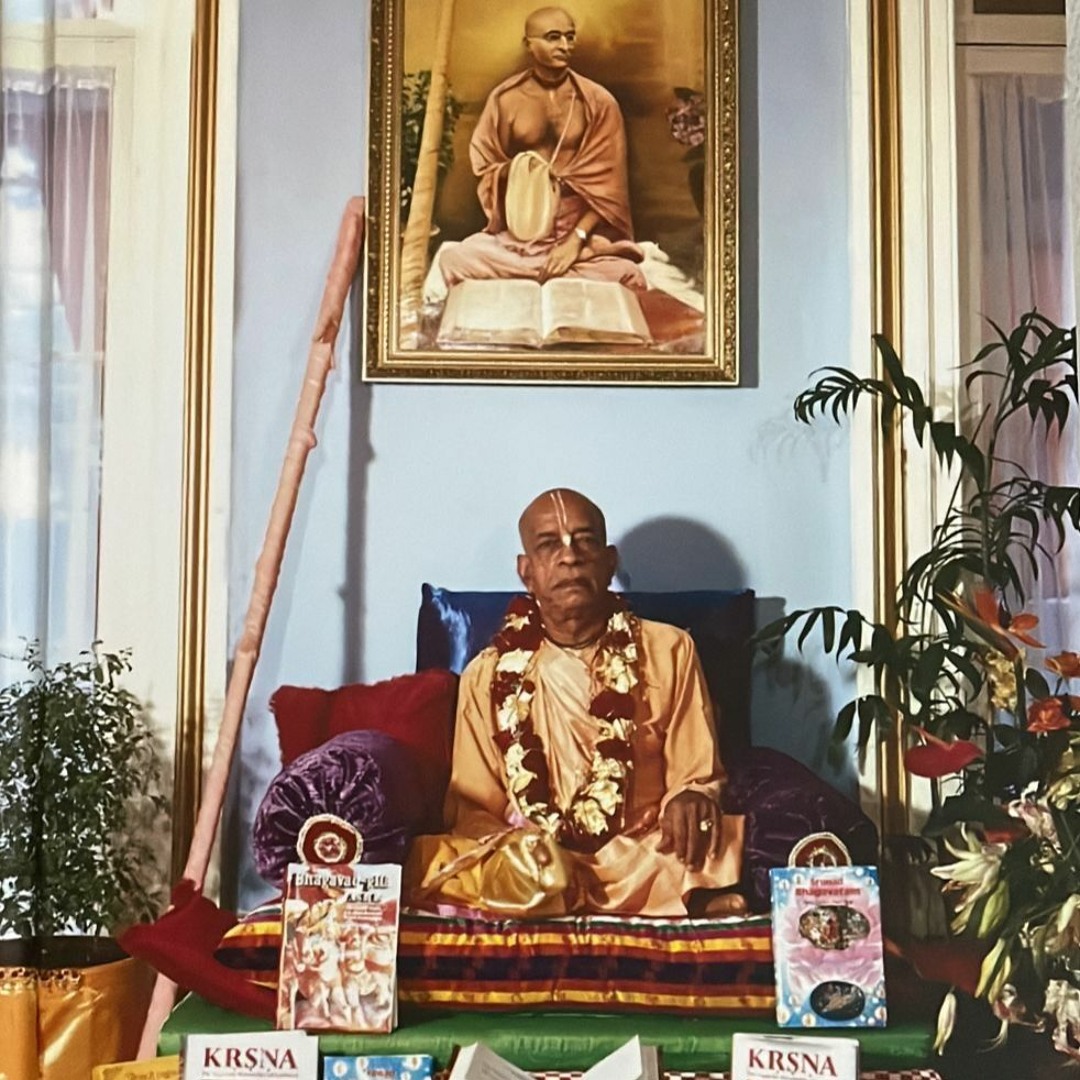 Stream mangla aarti iskcon.mp3 by servents of krishna balram | Listen ...