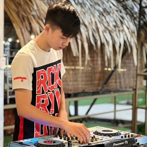 Stream NST KHÔNG CHƠI LÀ KHÔNG BÊ 2K24 THANH CRAZY MIX by DJ Thanh Crazy | Listen online for ...