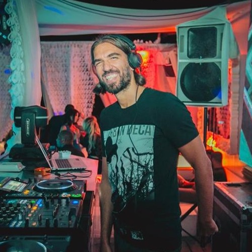 Stream DJ Tarkan - Deeper House Vol 4 by DJ Tarkan | Listen online for ...