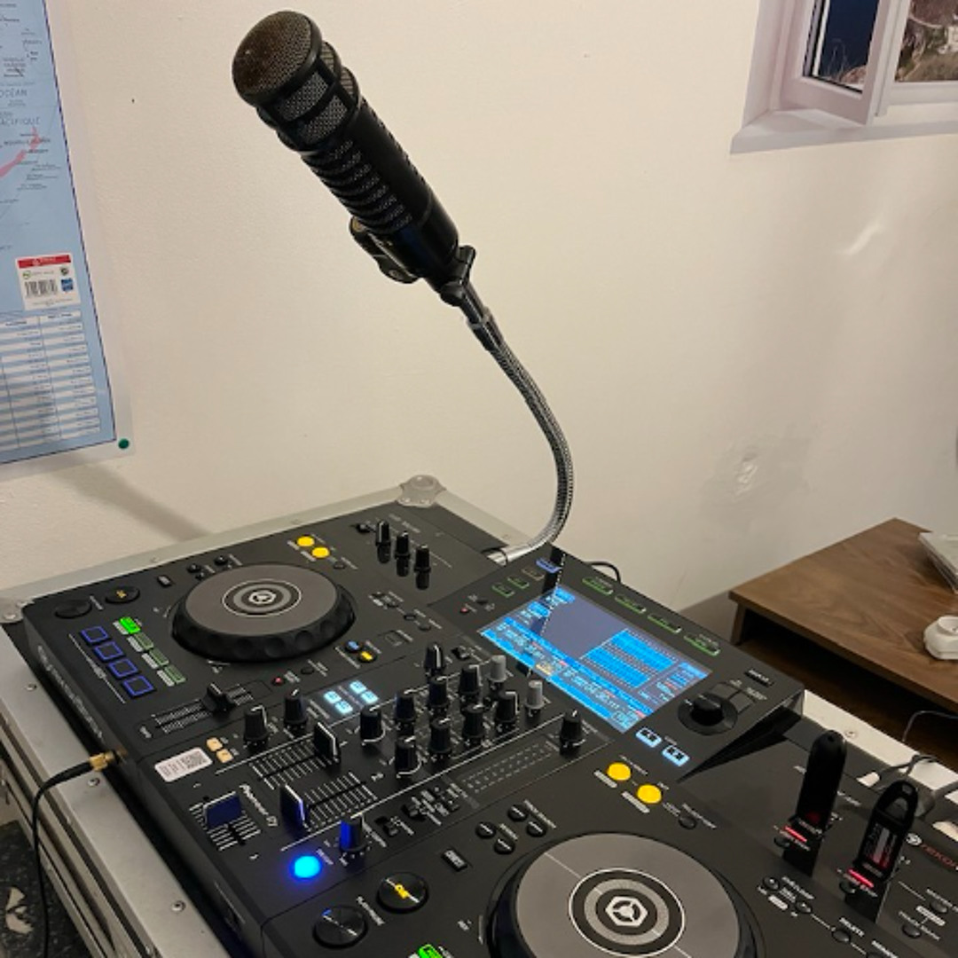 Stream la toute nouvelle émission mixée et animée by dj crazy phil ...