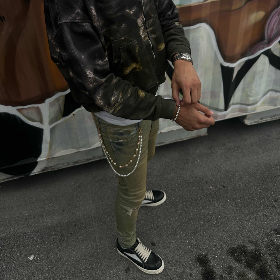 Stream Unlike me by ISEEDEAD | Listen online for free on SoundCloud