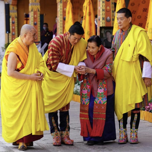 Stream Zhabten of Beloved 4th King མི་དབང་འབྲུག་རྒྱལ་བཞི་པའི་ཞབས་བརྟན ...