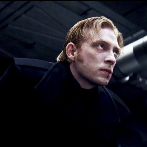 Stream ShadowsRose | Listen to 🛸🖤🍷🥀General Armitage Hux🥀🍷🖤🛸 playlist ...