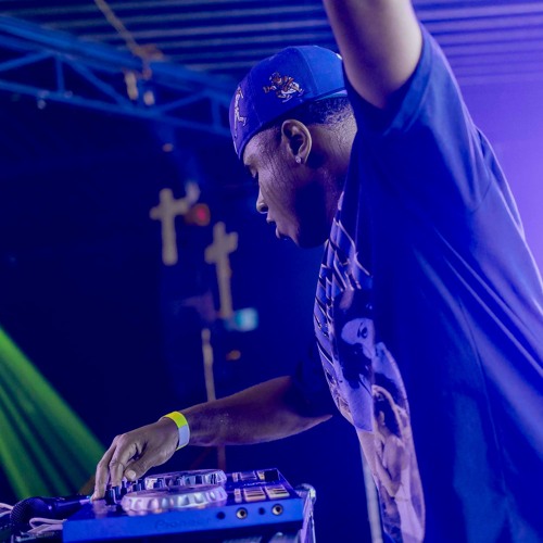 Stream DJ CHOCO - SET AQUECIMENTO 2025 by DJ CHOCO | Listen online for ...