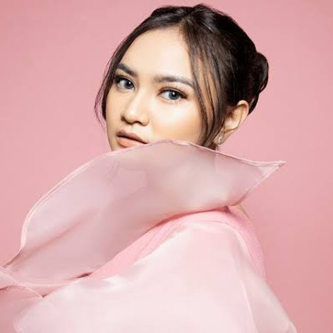 Stream Sisa Rasa - Mahalini (Original Audio) by bellamarchel | Listen ...