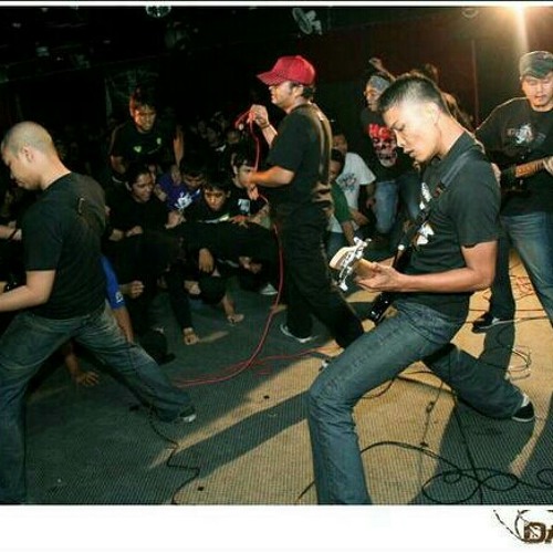 Stream Dashown - Strive Of Acceptance.mp3 by Chinta Aku Cinta Zammoreno ...