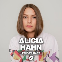 Alicia Hahn's Instagram, Twitter & Facebook on IDCrawl