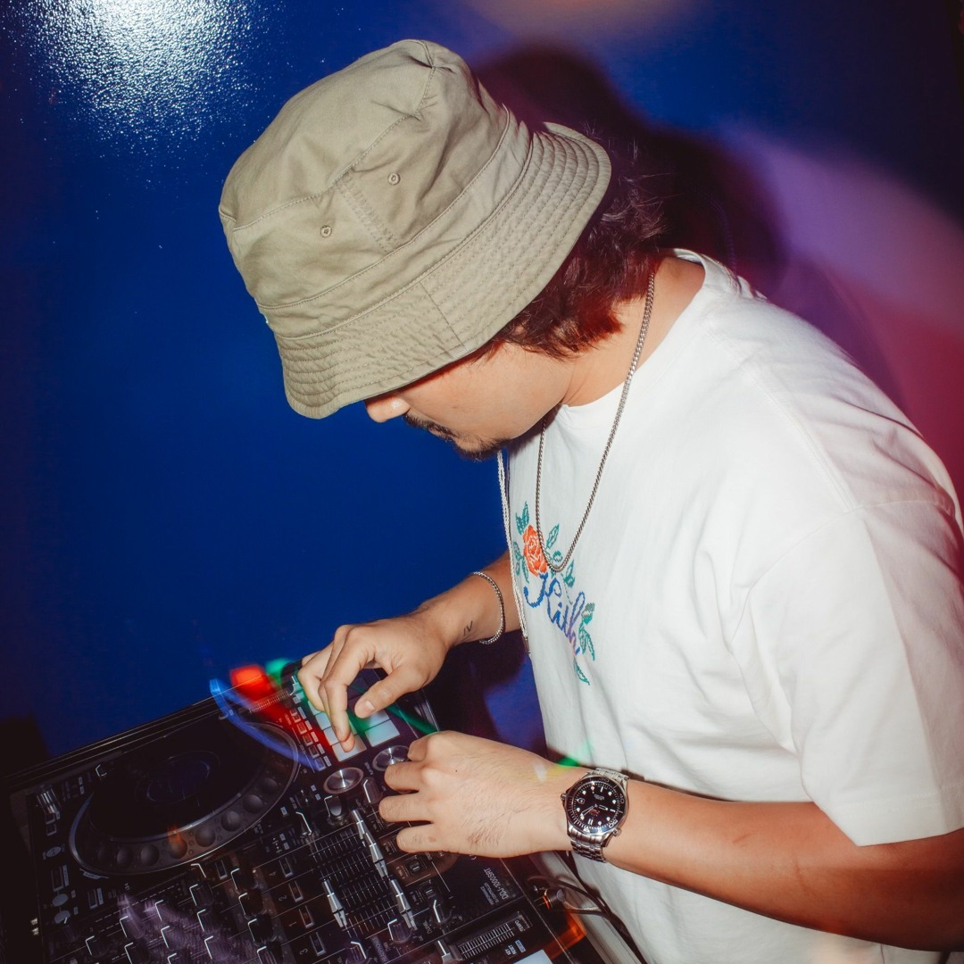 Stream Whats the Vibe?! @ MUI Lounge 10.6.23 kit.spins Live Set ...