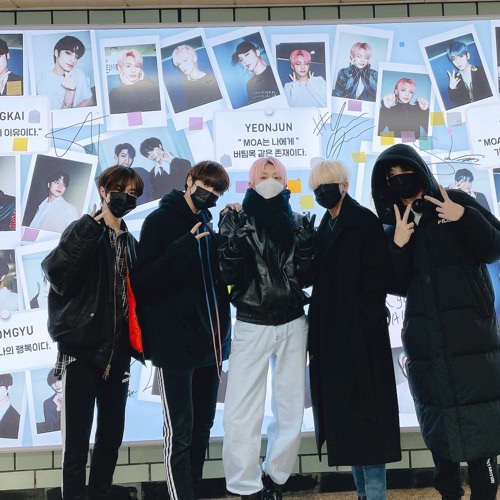 Stream TXT 투모로우바이투게더-HUG 포옹 (Original:TVXQ) by -💙 | Listen online for ...