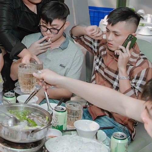 Listen to music albums featuring BÉ ĐI DÉ| NST-2K24 | DUC HUY FT HOANG ...