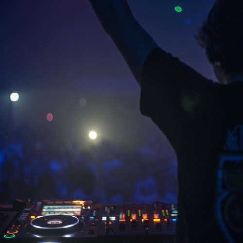 Stream Seb Bailey - Four 2 the Floor by Seb Bailey | Listen online for ...