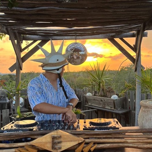 Stream Volcán Dormido (Extended Remix) by CHAVAVÁ | Listen online for ...