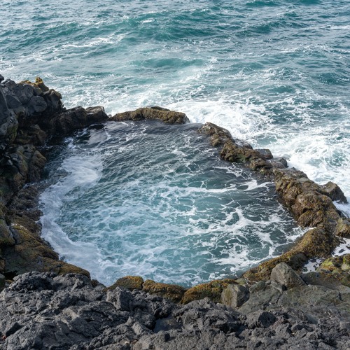 Stream episode Brimketill Lava Rock Pool by Action Tour Guide podcast ...
