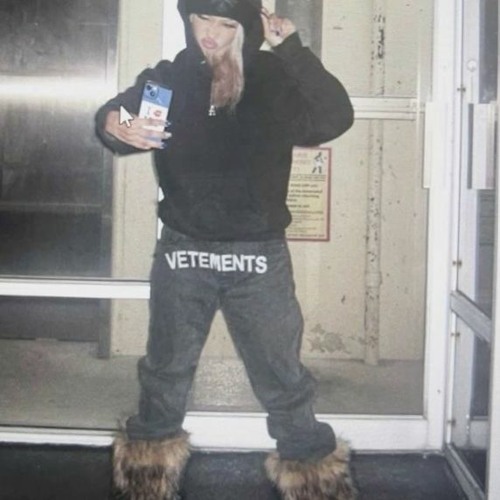 Stream walk out wit fur ⊹˚. ♡.𖥔 ݁ ˖ by SVRITE | Listen online for free ...