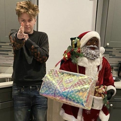 Stream Weiland- Intro (Trapped) best version by d | Listen online for ...