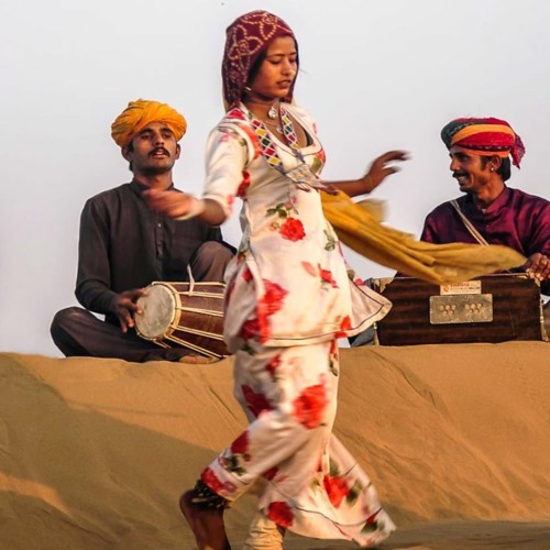 Stream ORIENT EXPRESS - Gypsy Magic سحر الغجر by Cafe De Anatolia ...