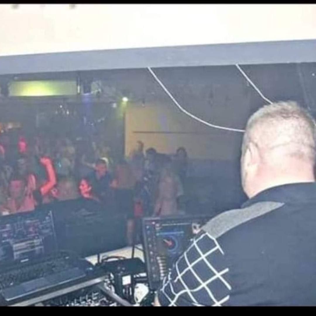 Stream Clubland mix april 2025 by DJ Tim Watson/Vaping DJ | Listen ...