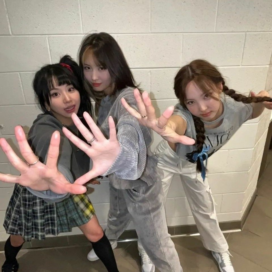 Stream TWICE (nayeon, momo, chaeyoung) - hello (sped up) by 1ninx ...