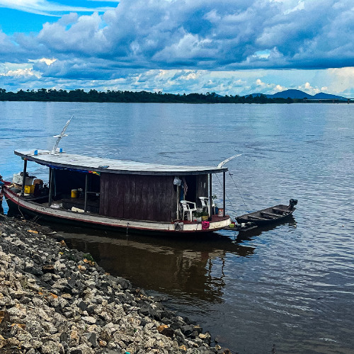 Stream episode O sustento vem das águas: A vida do pescador no Rio Branco by Min Res podcast ...