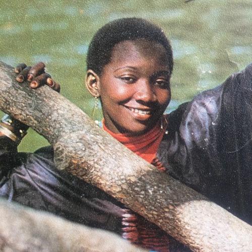 Pictures of the beautiful Ivorian artist Aïcha Koné | Lipstick Alley