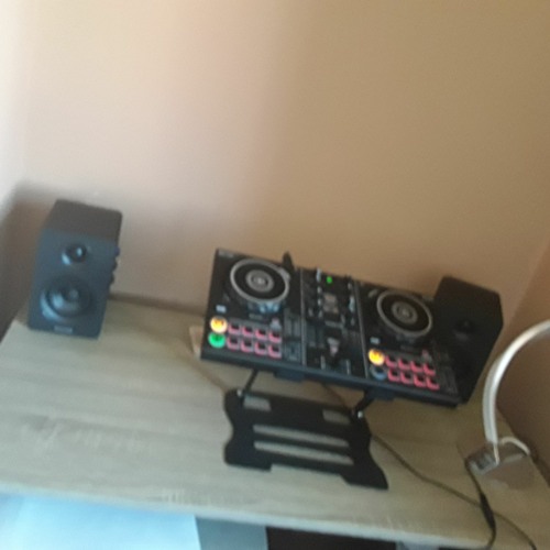 Stream switching geners mix by uk dnb | Listen online for free on ...