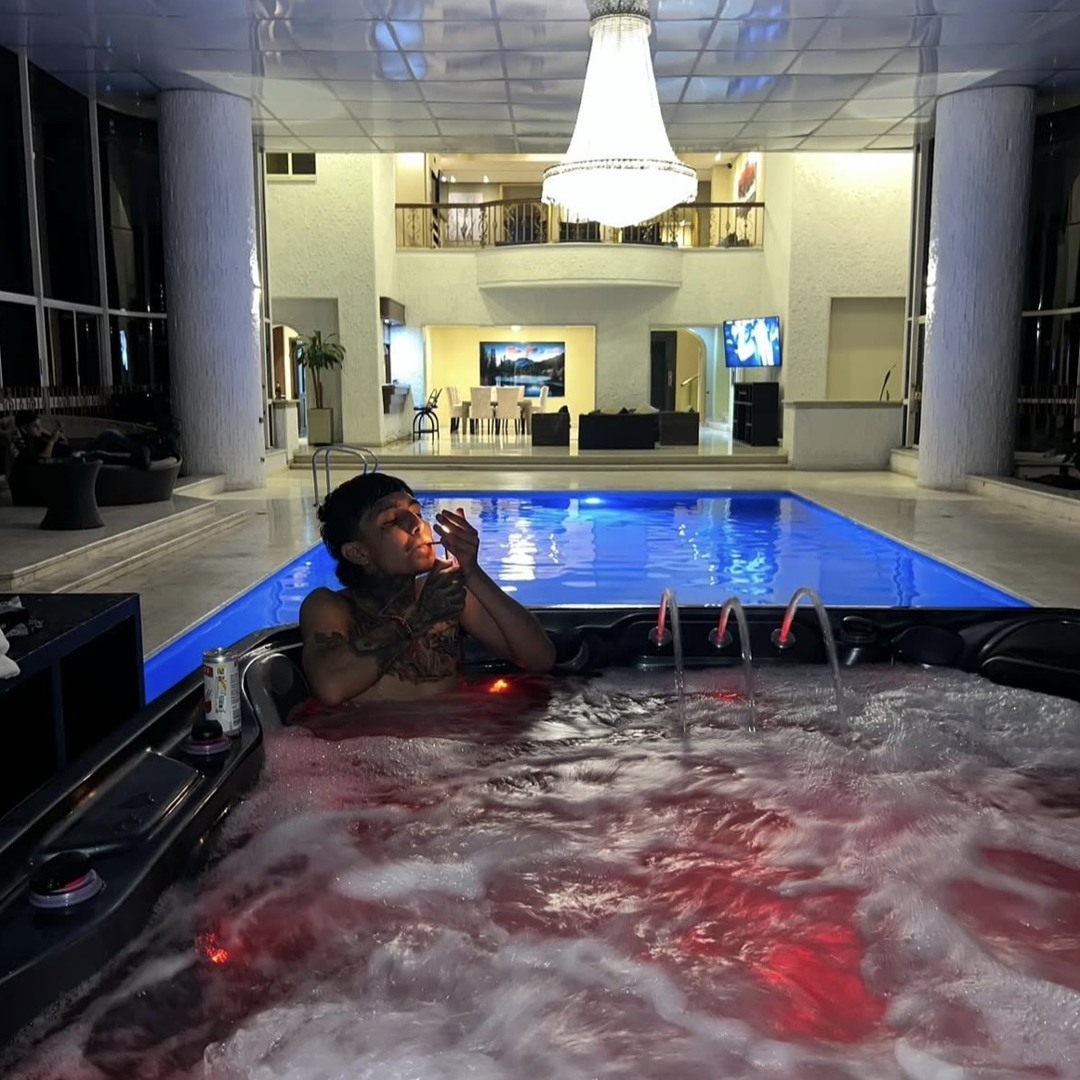 Stream Ultima Noche en Medallo - 26is by ج | Listen online for free on SoundCloud