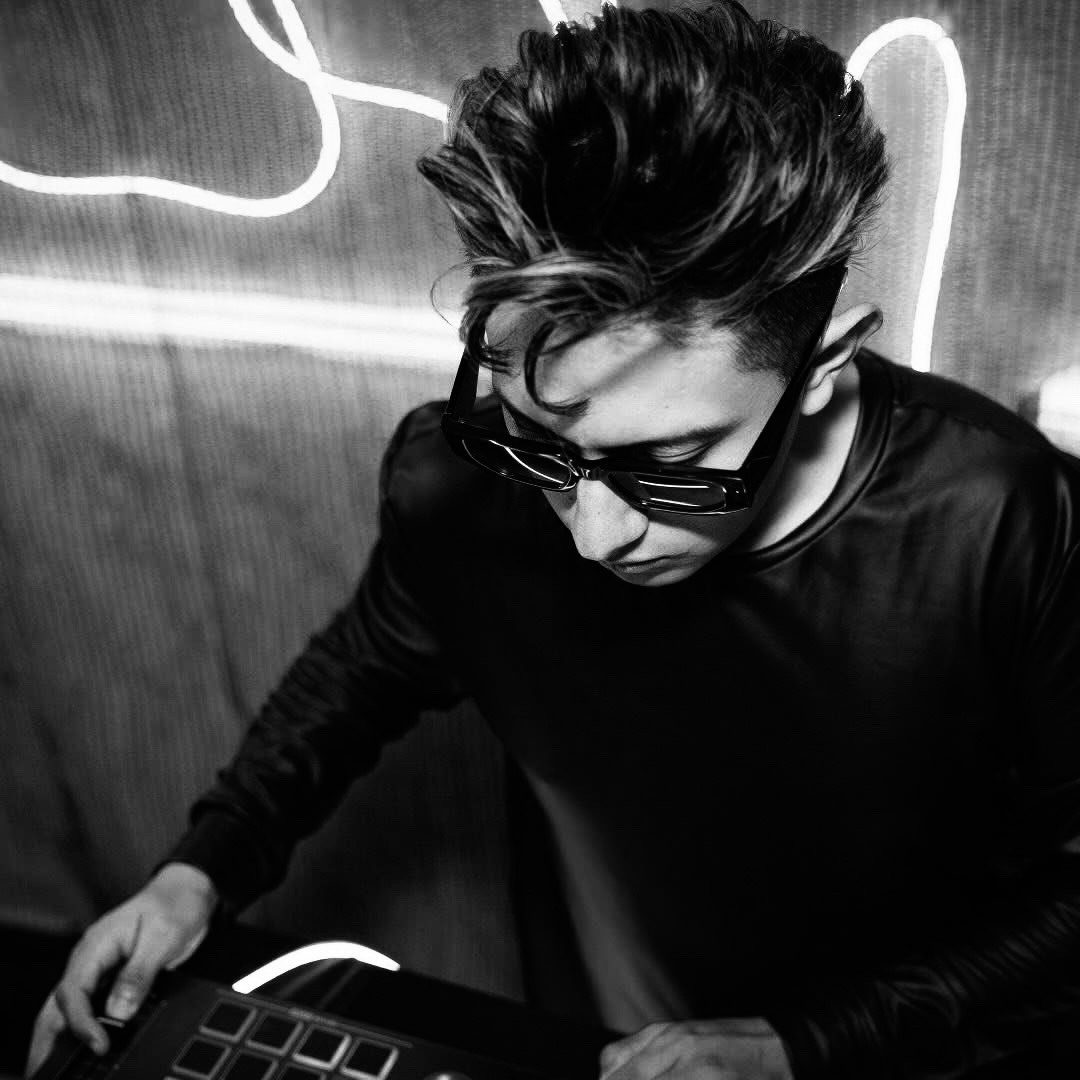 Stream Not Dev @ Techno Set Week 13 - Experimentation by Not Dev | Listen online for free on ...