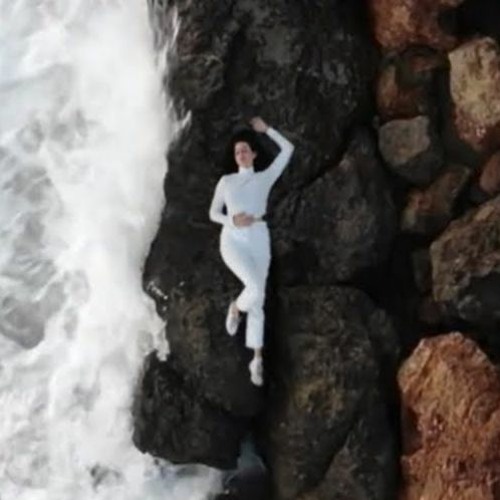 Stream Lyrah - In The Leaves | Bootleg by SWEEZY | Listen online for ...