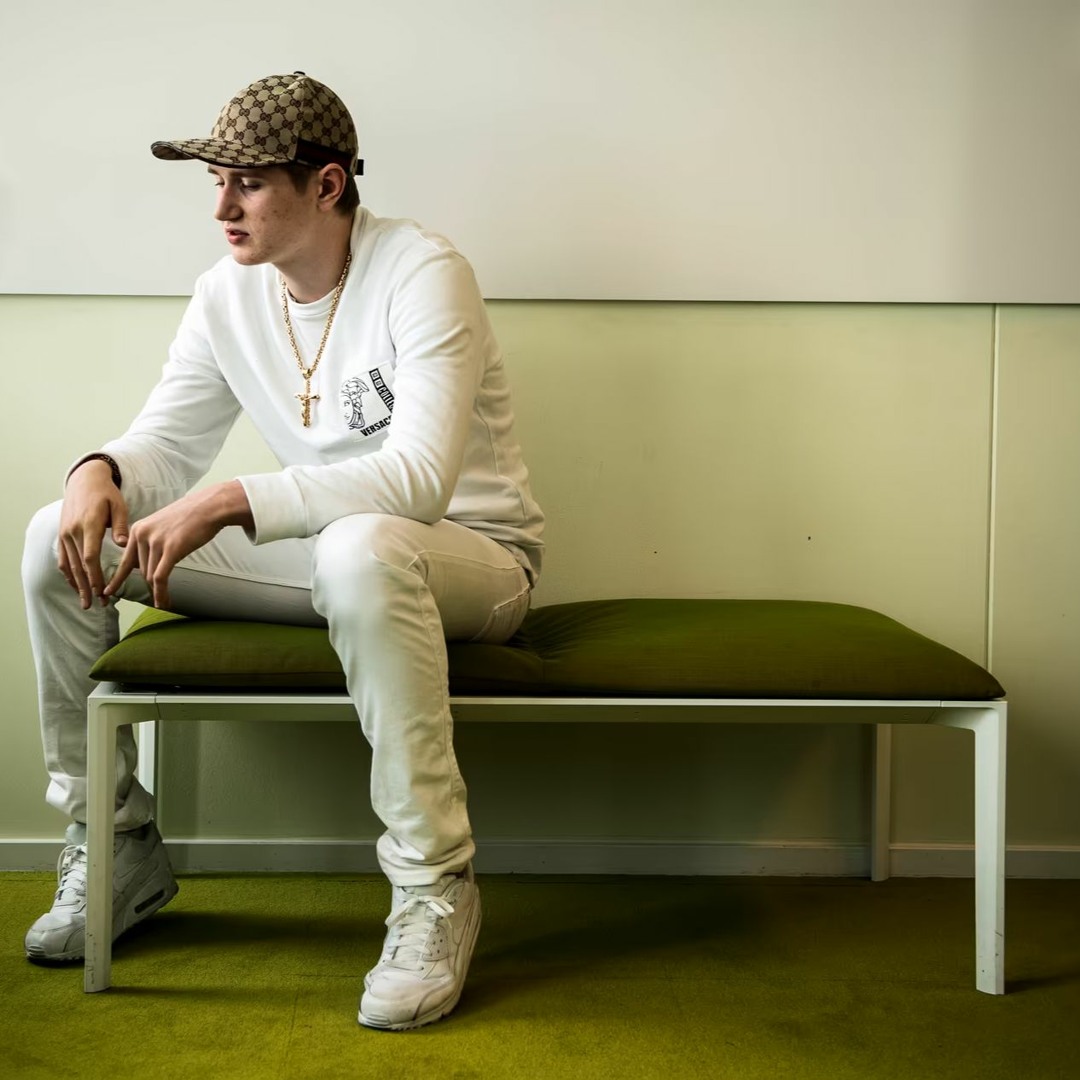 Stream Einar - Blind (AI) (Osläppt) by Sveriges AI | Listen online for free on SoundCloud