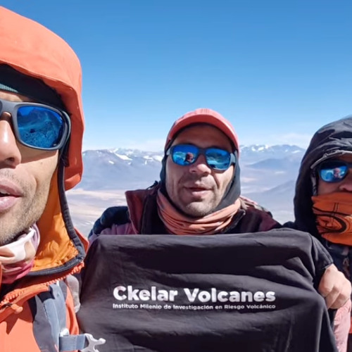 Stream Radio RT Copiapó | Ascenso a las fumarolas del Volcán Ojos del ...