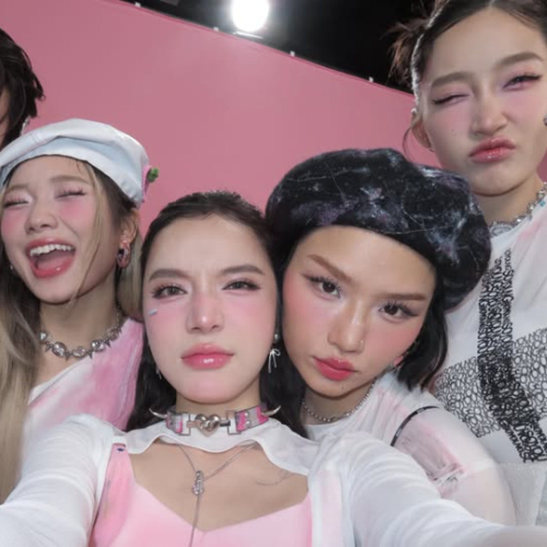 Listen to playlists featuring WE BELONG TOGETHER - Em Xinh Say Hi by Em Xinh Say Hi online for ...