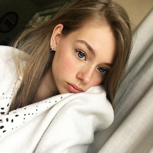 Stream Tila Tsoli - Bimbo doll (Slowed) by autist | Listen online for ...