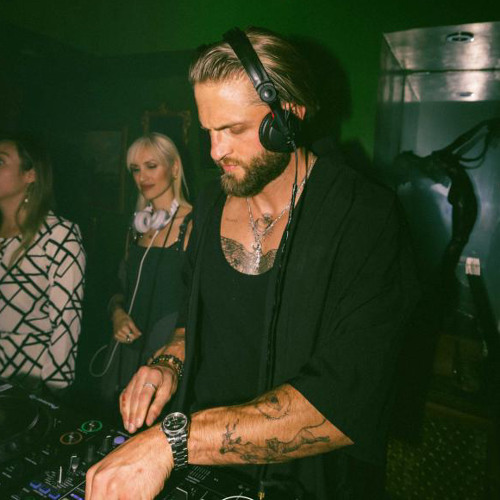 Stream LIVE @ Dear Darling - London, Mayfair | 03/11/2023 by Rory Kite ...