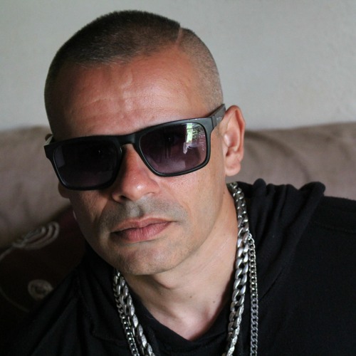 Stream ME LA PERRE by Martin Irizarry | Listen online for free on ...