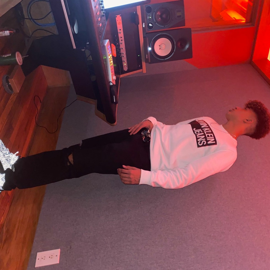 Stream Tanks n' eagles- النسور ع الدبابات (feat. Hamo Bika) by Lil Tazz ...