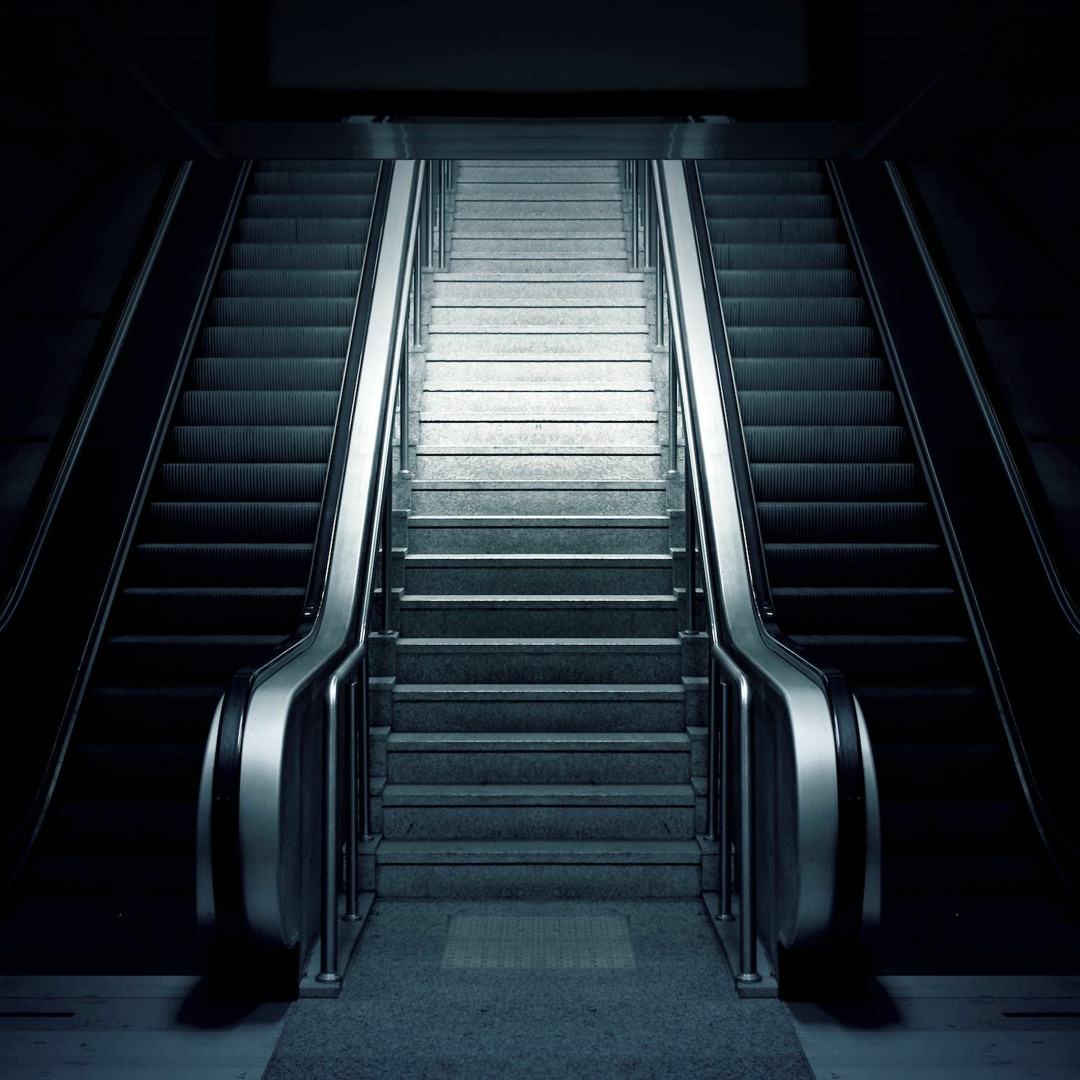 Stream episode Episode 313: London Underground, Part Three - The King's ...