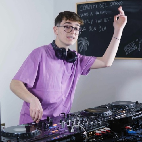 Stream DoDoJ Mashup Questi sono i compiti che amo fare💜 🔊 by DoDoJ ...