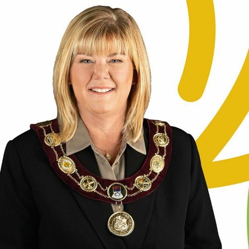 Stream Mayor Elizabeth Roy quizzes Terry & Becca to see what they know ...