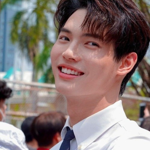 Listen to music albums featuring WIN METAWIN SINGING HUNDRED THOUSAND ...