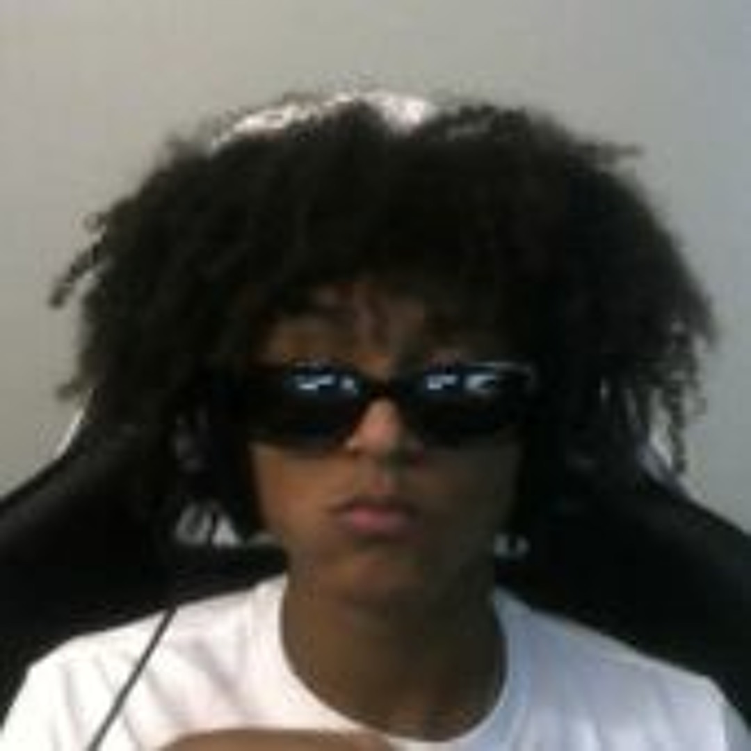 Listen to Jaydes - UBERXL REMIX (solo) by cheese in yen playlist online ...