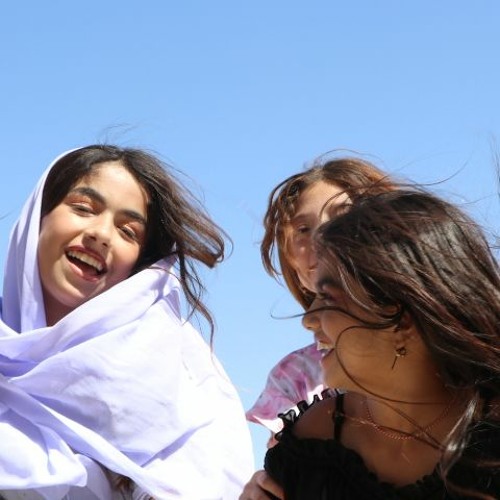 Stream Bernama Stêrkên Êzîdxanê- Pêşkevan Gulhat Hisên by Cira_Sengal ...