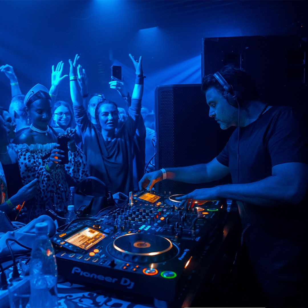 Stream MOSHIC Live MARCh 2025 mix by MOSHIC | Listen online for free on ...