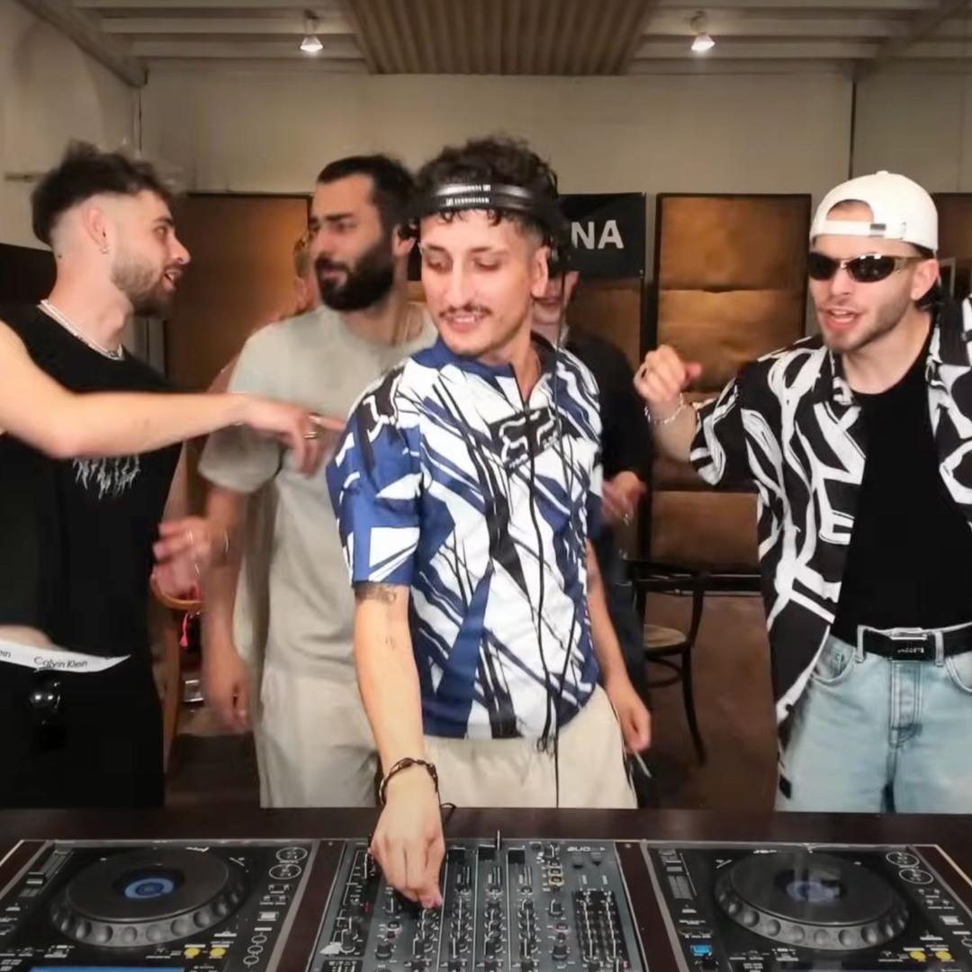 Stream 240 - Adrián Mills | Radio Rudina by Radio Rudina | Listen ...