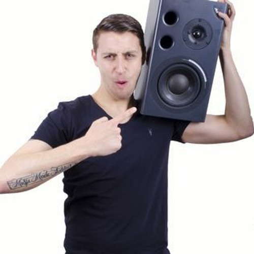 Stream Deekay - Surrender To Komodo (Jye & Symewave) REMIX by Grant ...