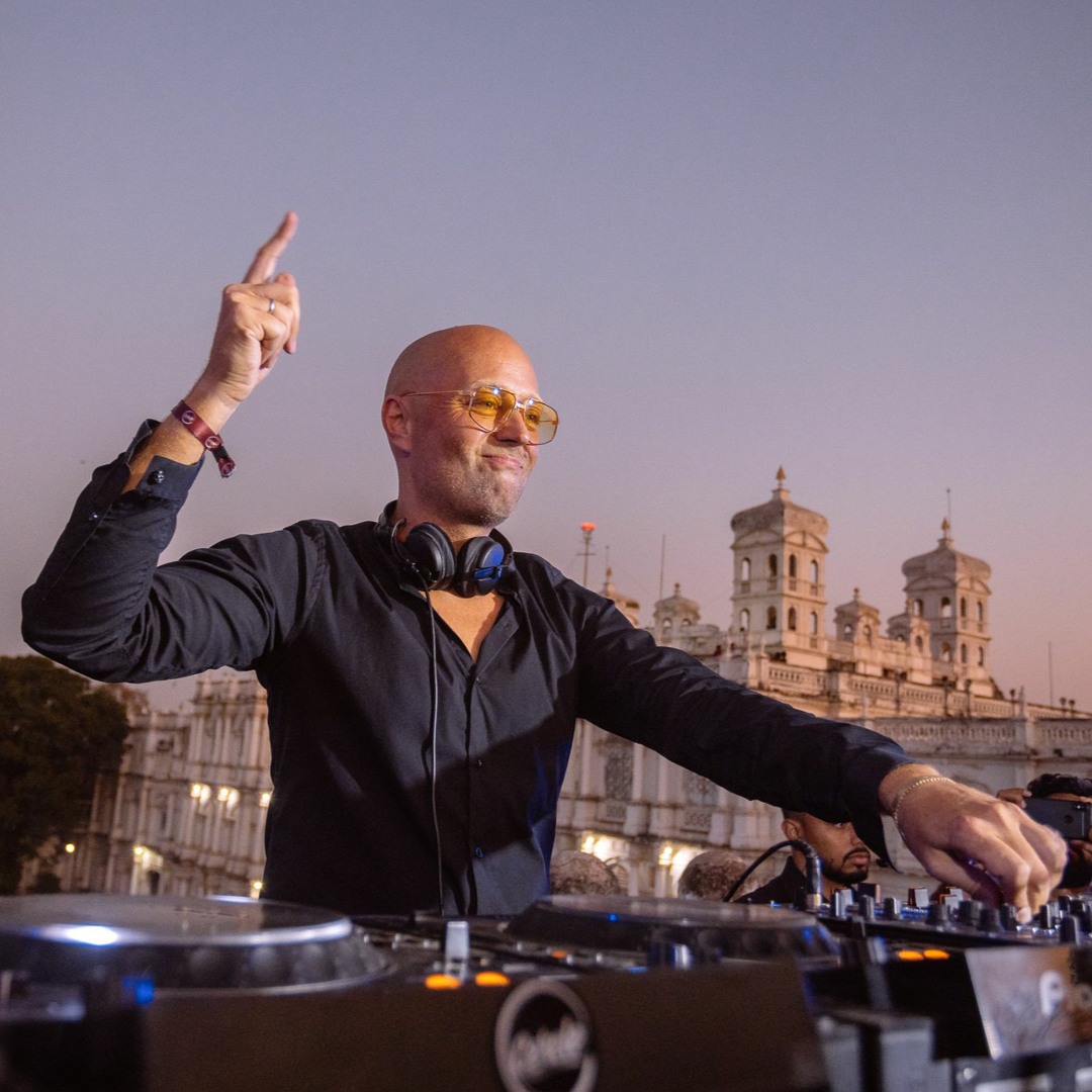 Stream DJ NACHO | Listen to CERCLE 🚀 playlist online for free on SoundCloud