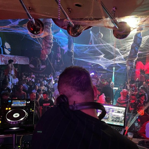 Stream Minguez @ MR Dance Club - Halloween (5-11-22) by MINGUEZ ...