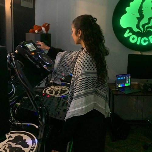 Stream Roots w/ Layla Assam - 28/11/23 by Voices Radio | Listen online ...