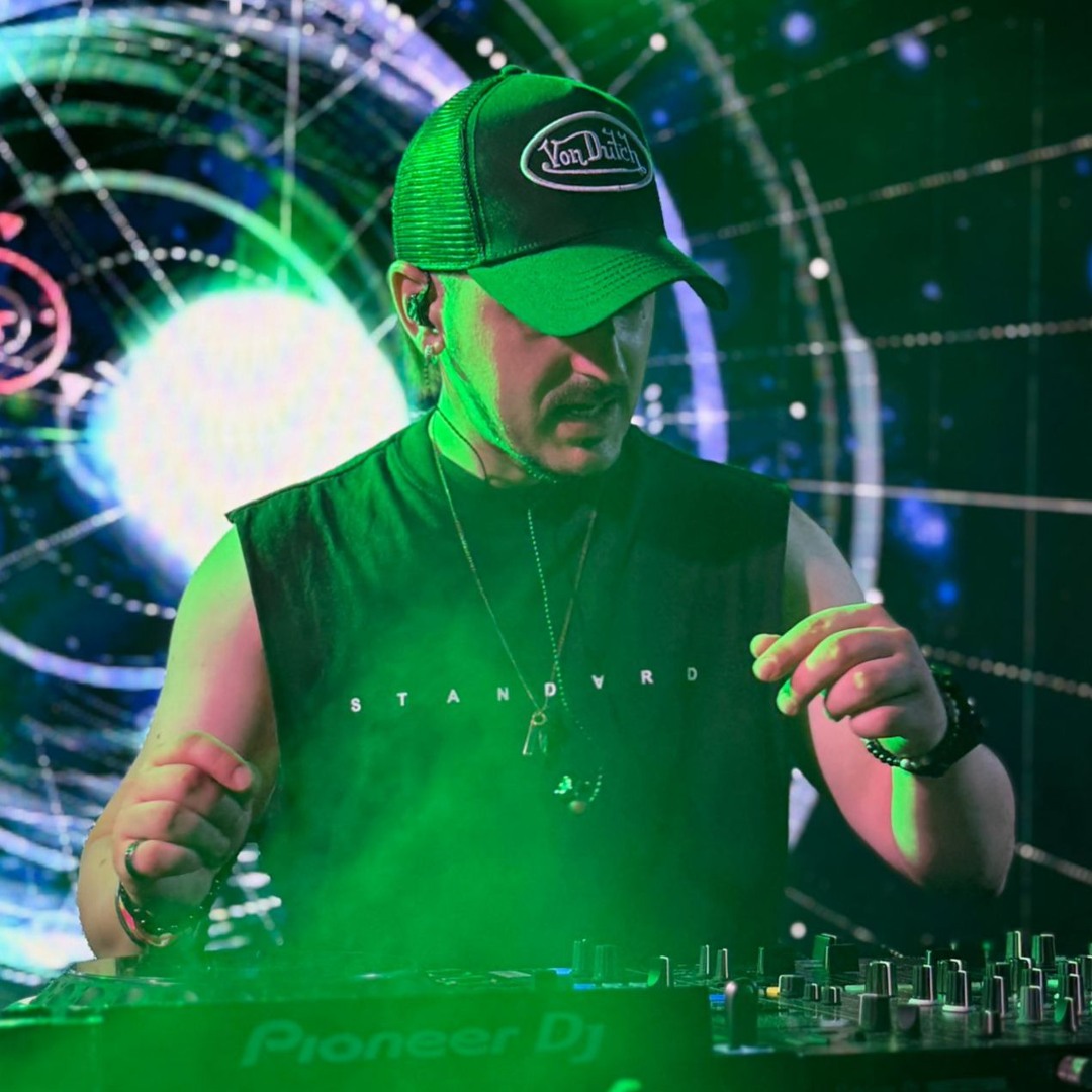 Stream svbline meets Nick Nova [Summer Jam 2025] by svbline / Nick Nova ...