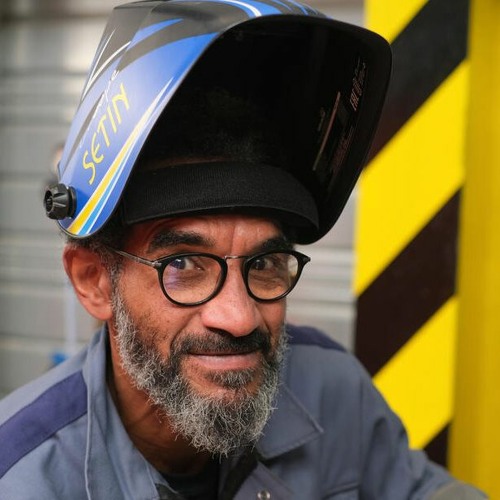 Stream Thierry, soudeur et sculpteur : "Ça fait 40 ans que je soude" by ...